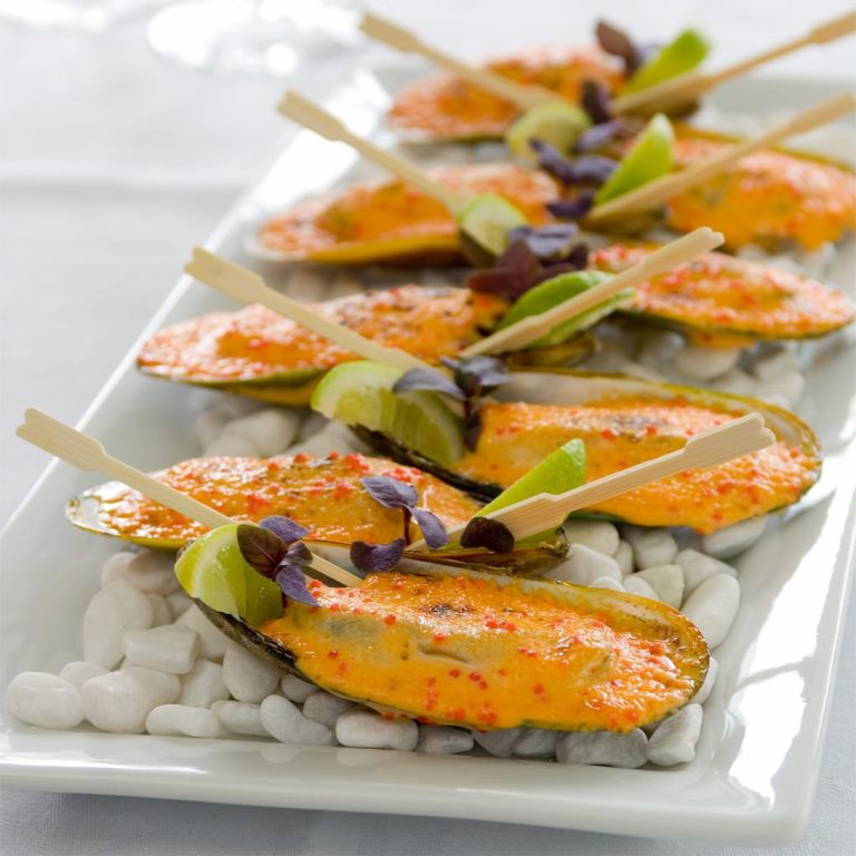 NZ Greenshell™ mussels with dynamite sauce - Mills Bay Mussels